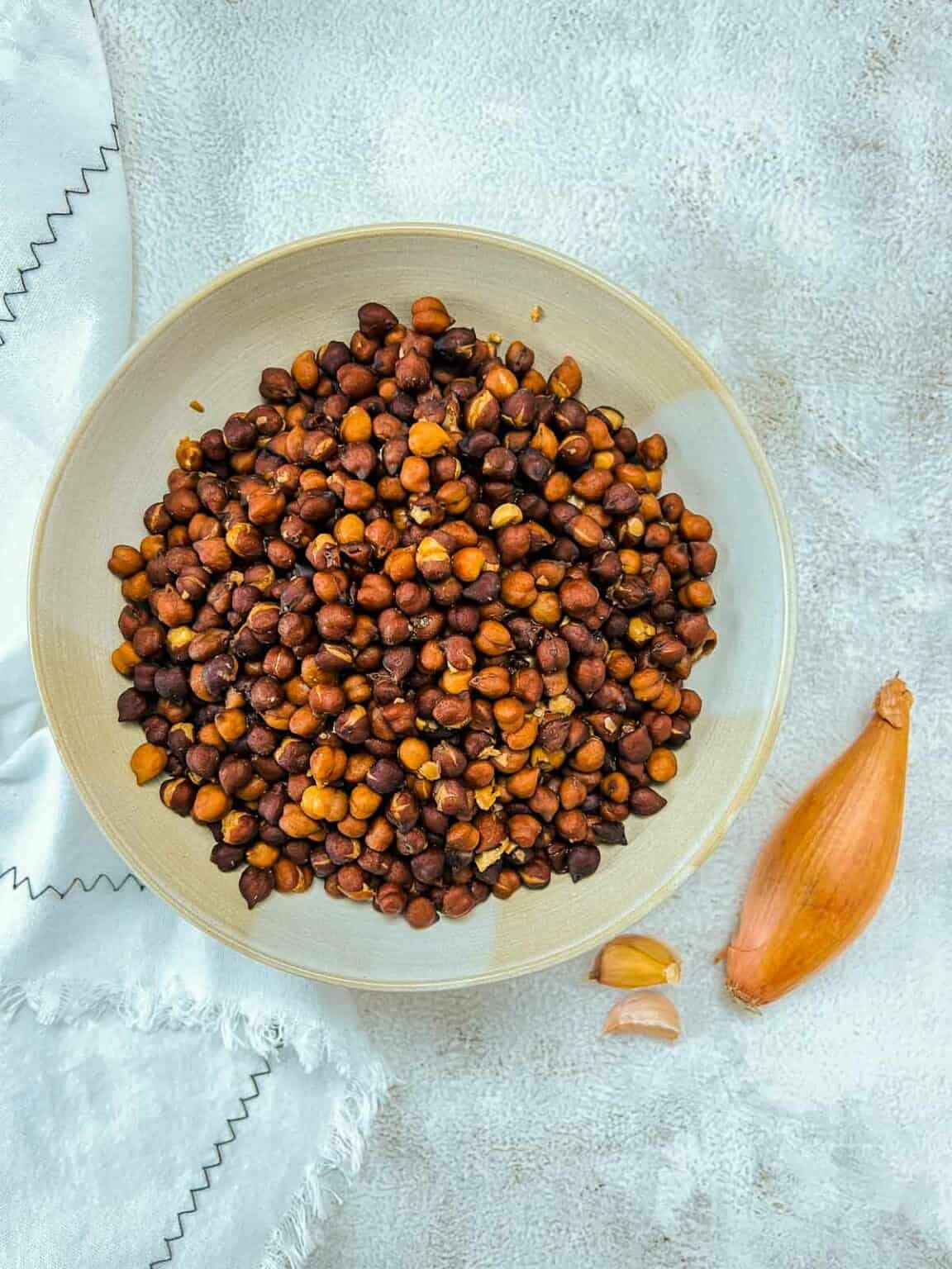 How to Cook Black Chickpeas / Kala Chana (3 Easy Methods)