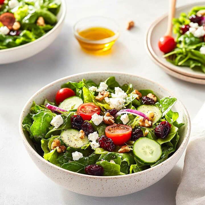 Simple Spring Mix Salad with Balsamic Vinaigrette: Light, Crisp, and ...