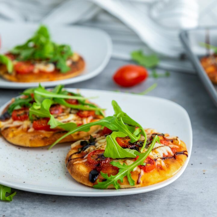 Mini Caprese Pizzas: Bite-Sized Appetizers for Picnics, Parties, or ...