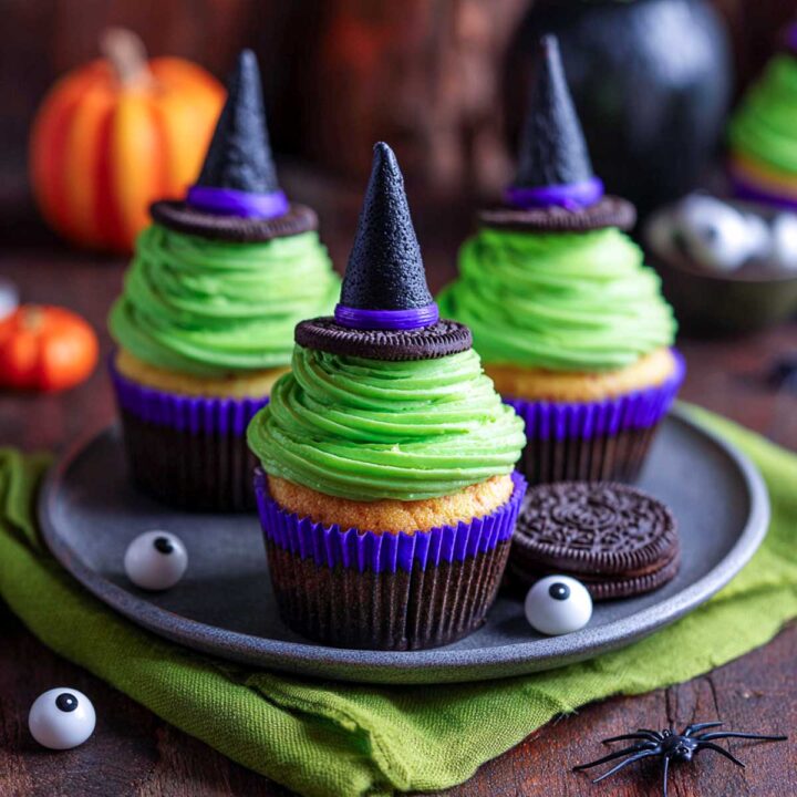 15 Halloween Cupcakes With Decorating Ideas That Are Equal Parts Spooky ...